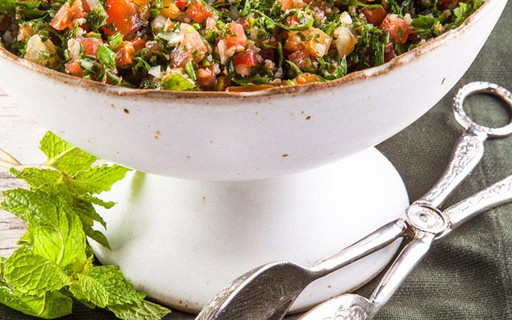 Tabule: aprenda receita tradicional do prato árabe - Casa Vogue | Receita