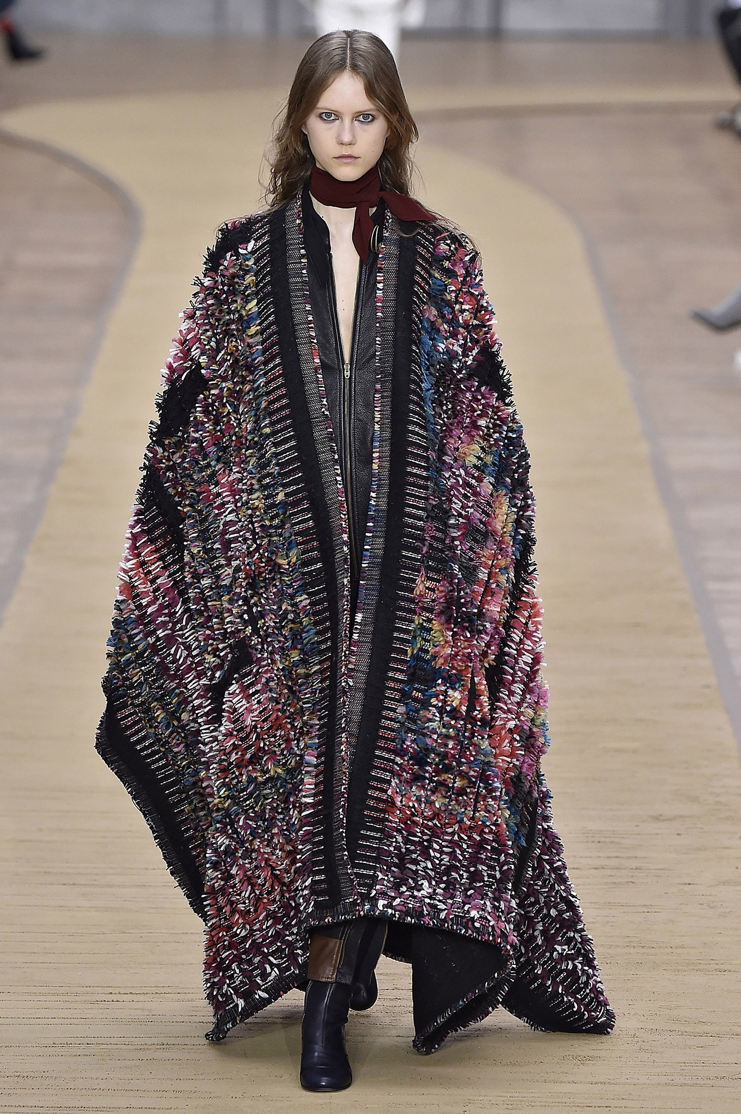 Rainha do boho contemporâneo, Chloé traz inverno 2017 esperto e ...