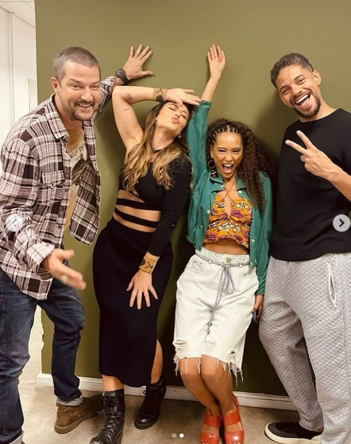 Taís Araújo Mostra Elenco De Cara E Coragem Entretenimento Glamour