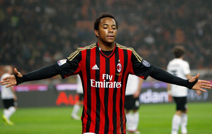 Jornal italiano: Robinho negocia com Milan saída para o Orlando City ...