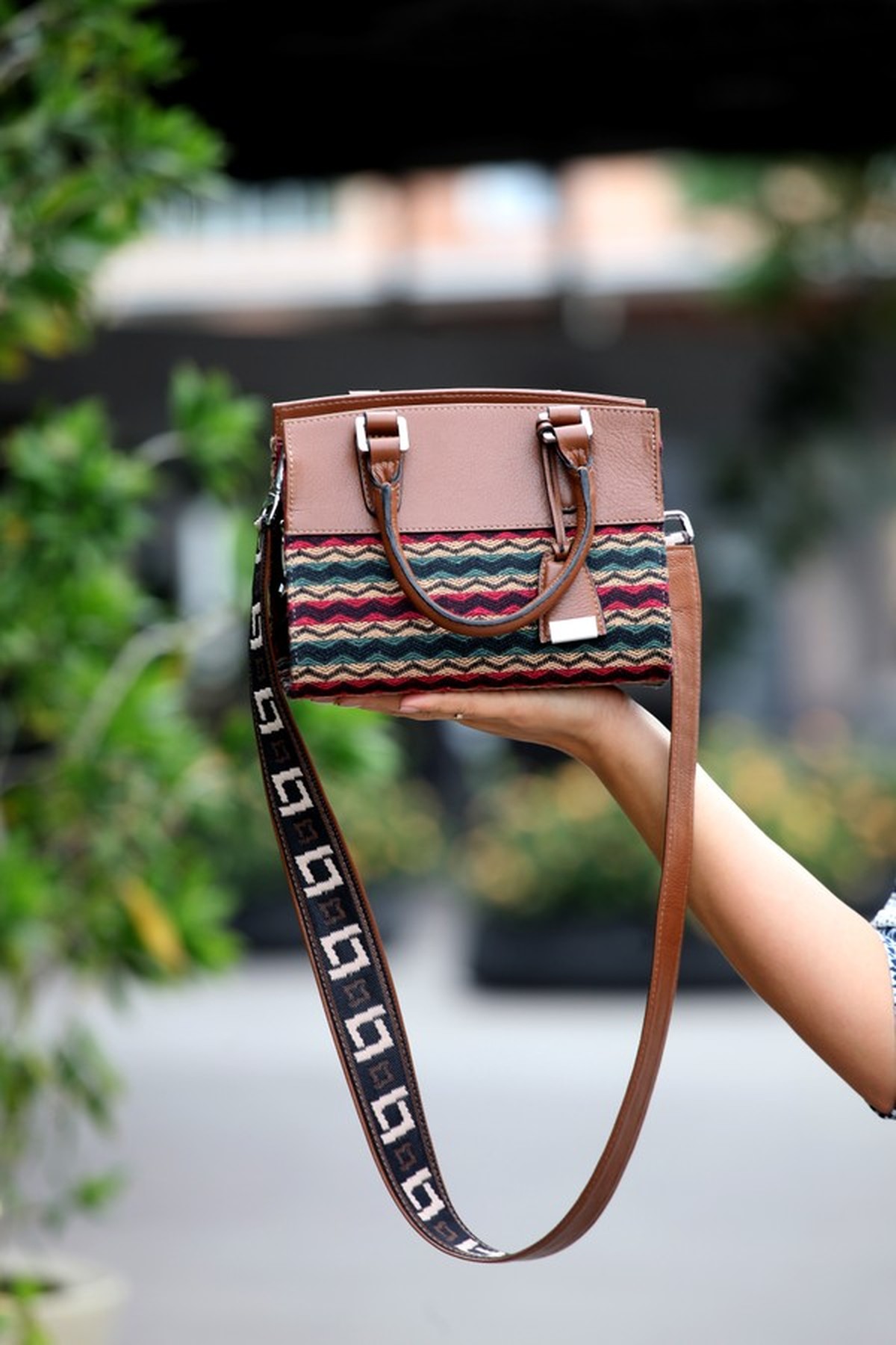 Acessórios com tecido sustentável? A Laci Baruffi faz e nós queremos ...