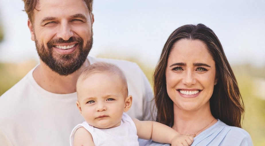 Fernanda Vasconcellos exibe ensaio encantador com Cássio Reis e Romeo ...