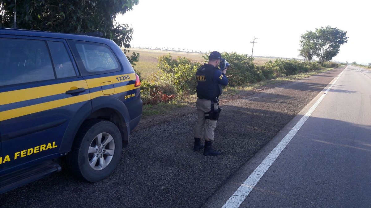 BR-324 tem lentidão de cerca de 35 km na volta para Salvador neste ...