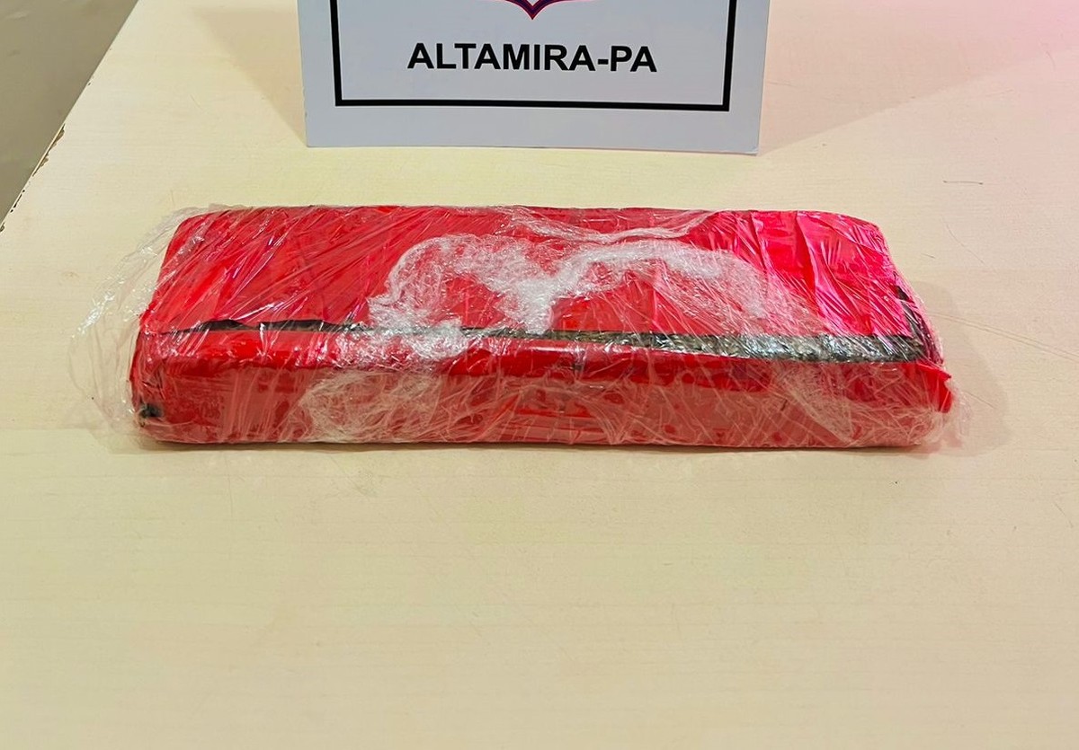 Suspeita De Tráfico De Drogas é Presa Com 1kg De Maconha Em Altamira