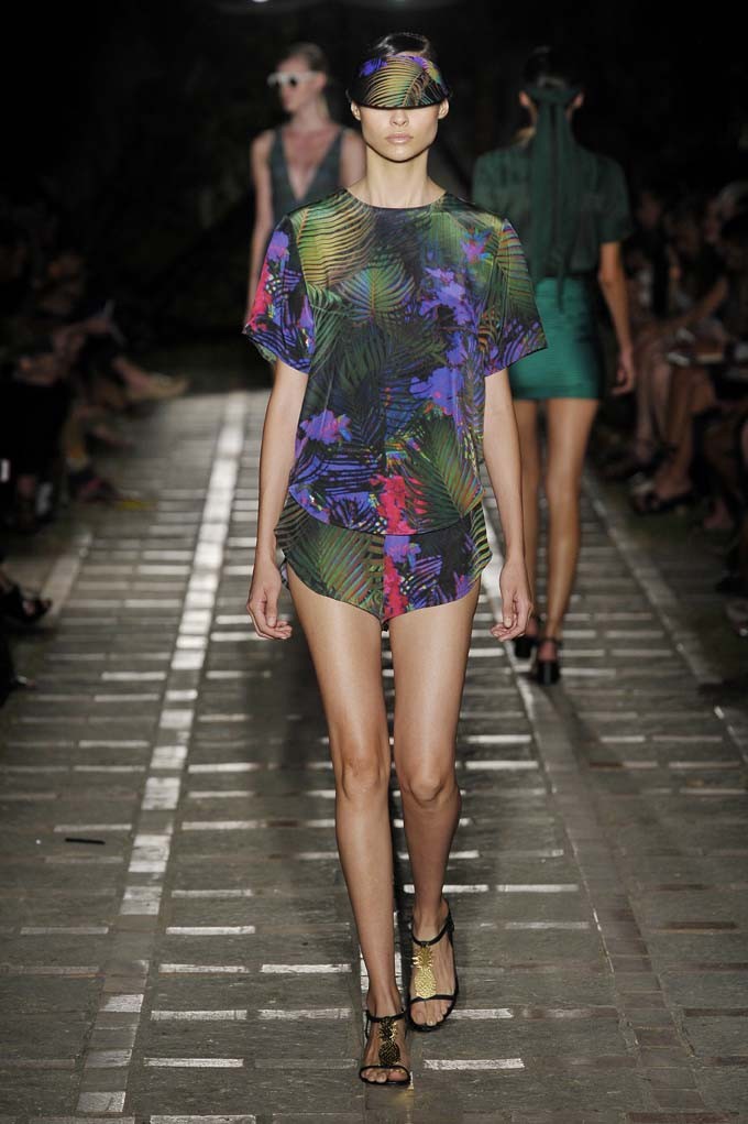 Osklen Praia | Rio de Janeiro | Verão 2015 | Desfiles | Vogue