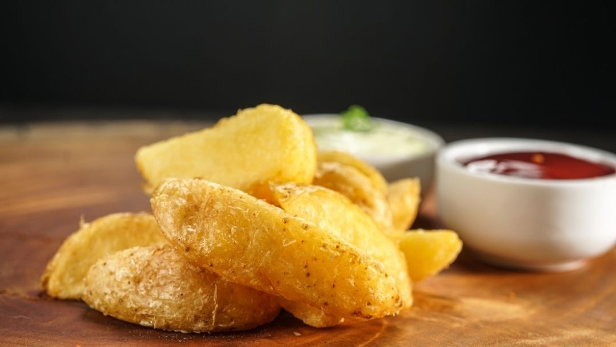 Batata rústica com ervas finas; faça em casa esta receita simples ...