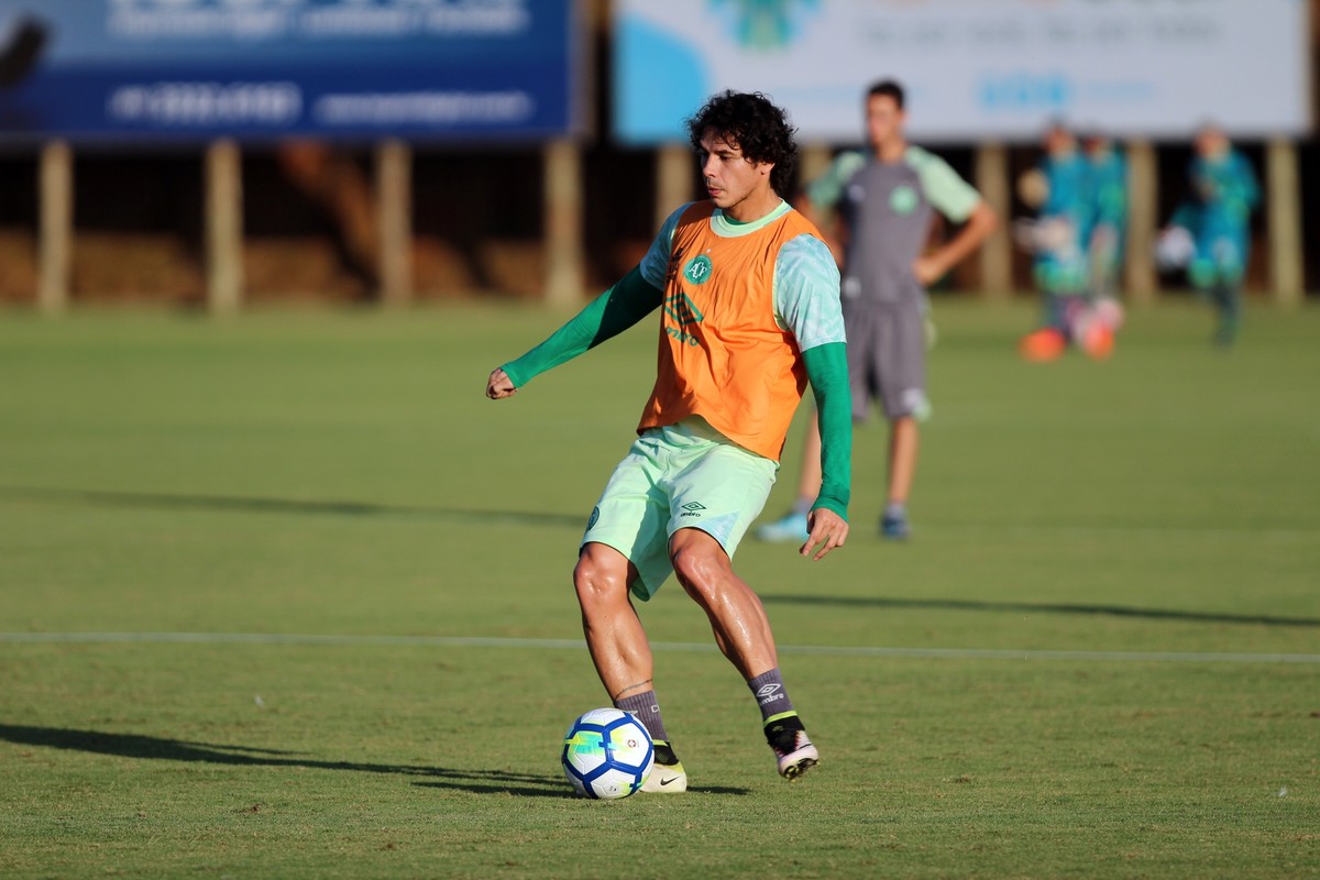 Confiança anuncia contratação do zagueiro Nery Bareiro | confiança | ge