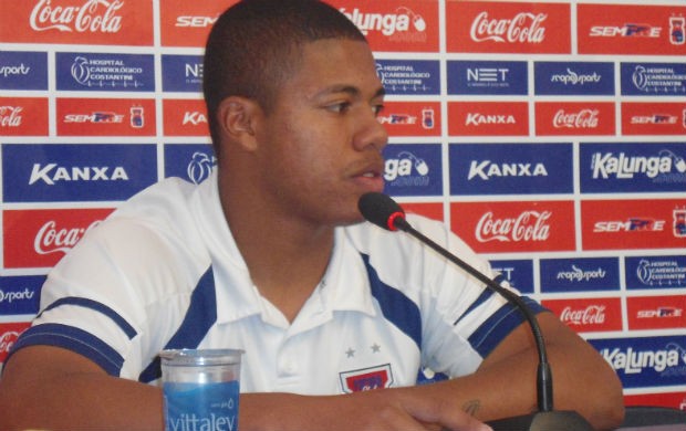 Depois de marcar três gols, Tanque lembra: 'Já fiz oito em um jogo ...