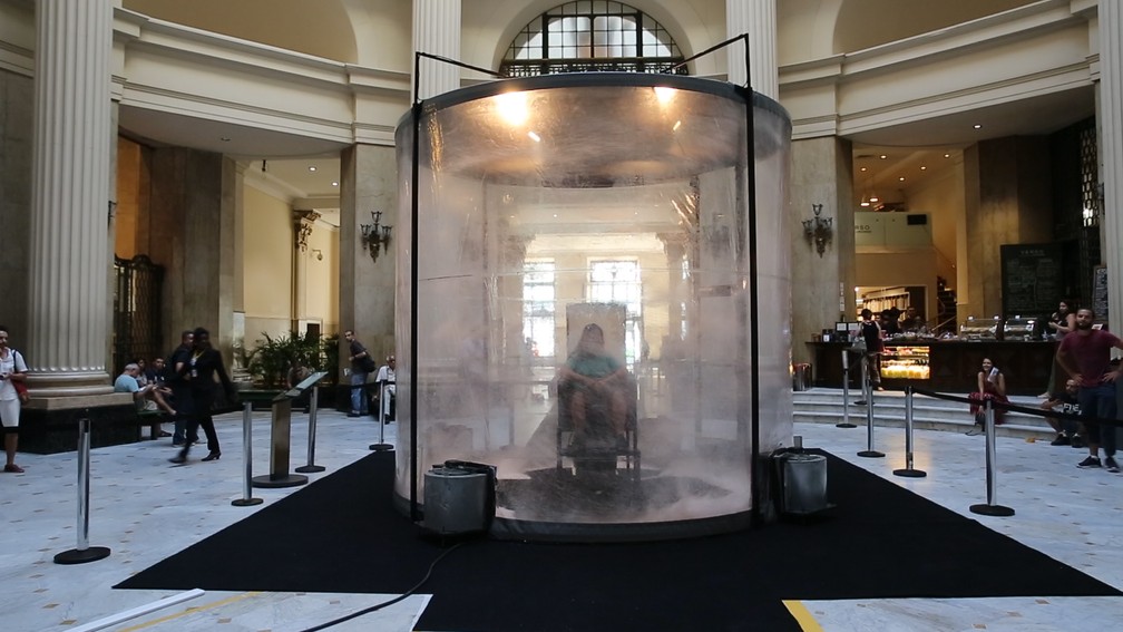 Exposição une arte e tecnologia; vídeo mostra interação de público com ...