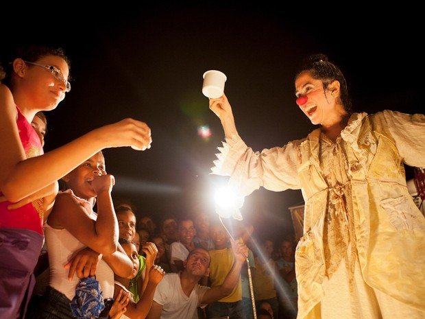 G1 - Martinópolis recebe o espetáculo Magavilha com a Palhaça Carmela ...