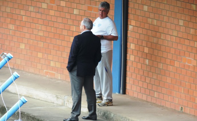 Presidente aparece em treino do Avaí e tem longa conversa com Geninho ...