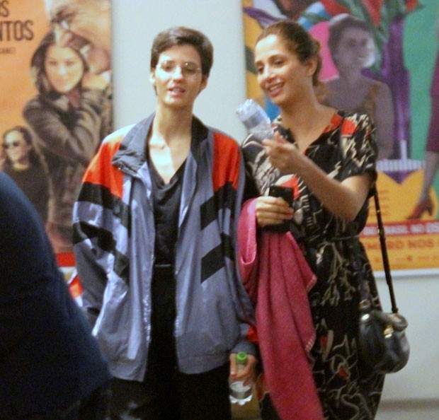 Camila Pitanga e Beatriz Coelho são clicadas juntas após assumirem ... Camila Pitanga e Beatriz Coelho são clicadas juntas após assumirem ...