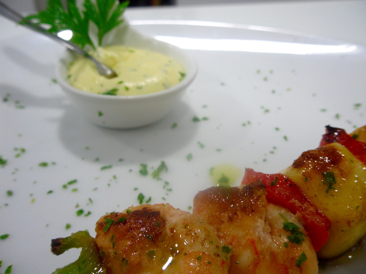 Brochete de Camarões e Vegetais e Chantilly de Manga e Tabasco ...