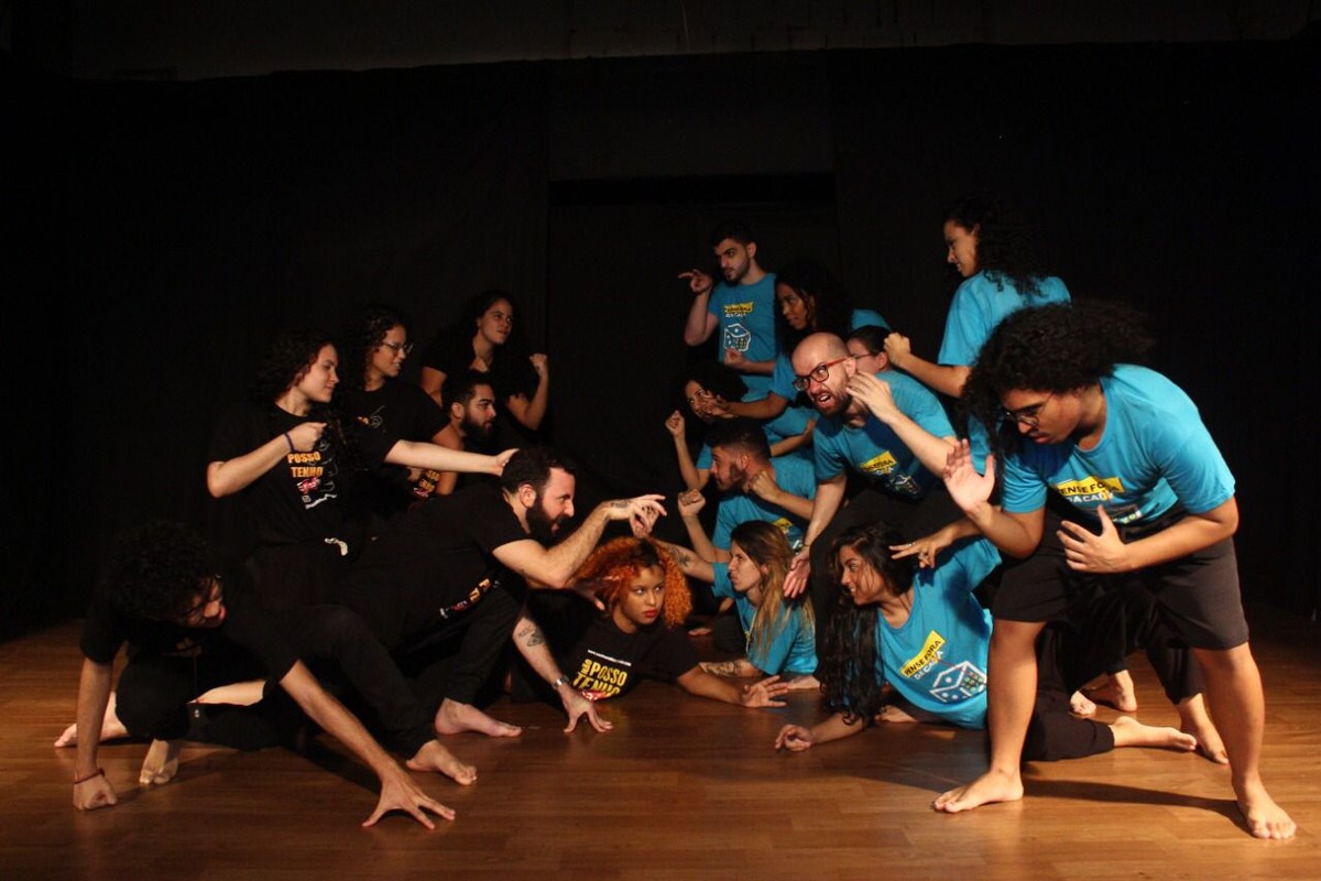 Espetáculo teatral baseado em técnicas de improviso estreia em Salvador ...