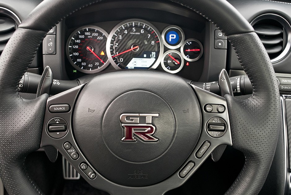 Nissan apresenta edição comemorativa do GT-R | Carros | autoesporte