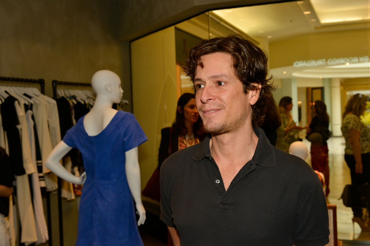 Rodrigo Trussardi e Camila Mouram inauguram primeira loja da Super ...
