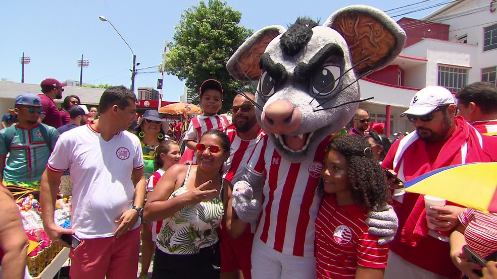 Timbu Invocado comanda carnaval de bloco tradicional do Náutico: "No ...