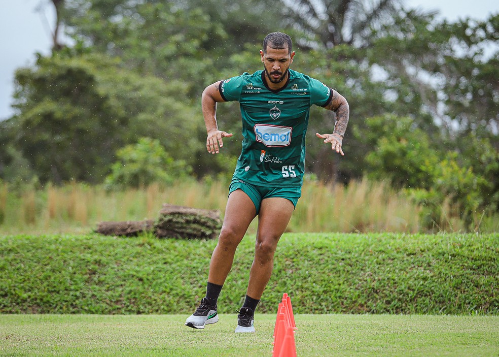 Notícias | Hélio Paraíba inicia transição após oito meses parado e mira ...
