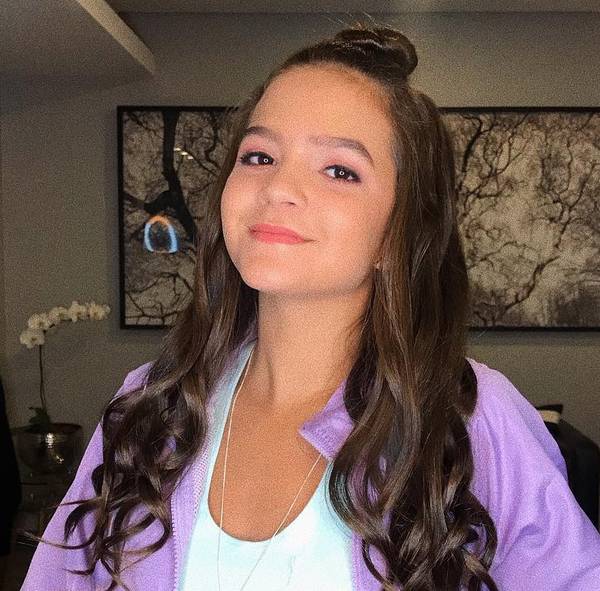 Saiba tudo sobre: Mel Maia