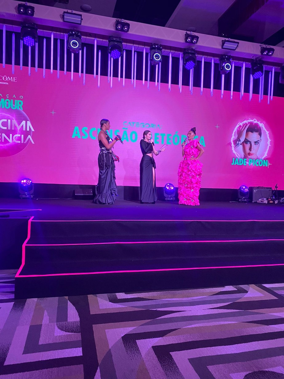 Geração Glamour 2022: Jade Picon se emociona ao receber prêmio ...
