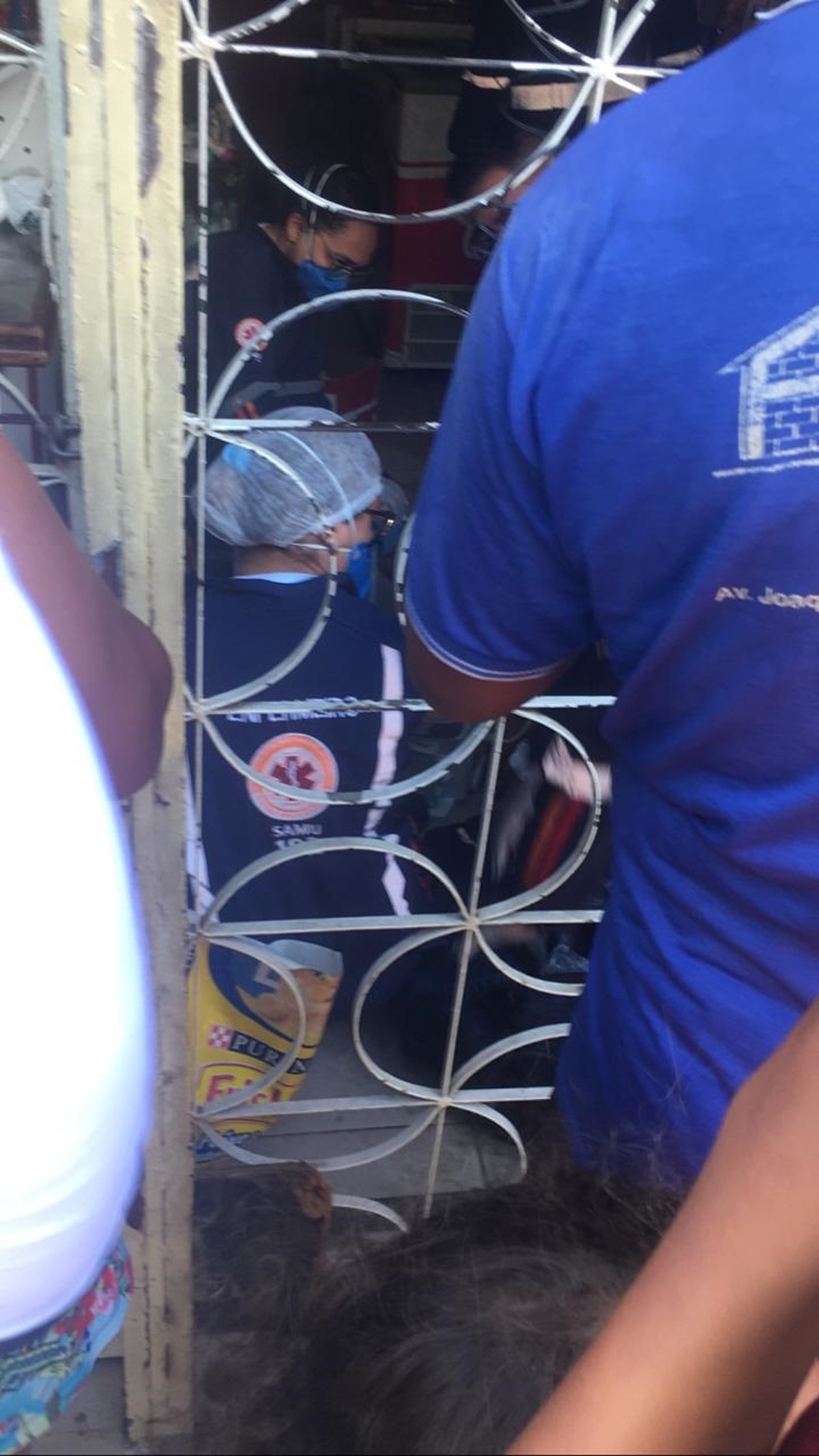 Homem Morre Eletrocutado Ao Tocar Em Freezer Dentro De Comércio Na Zona