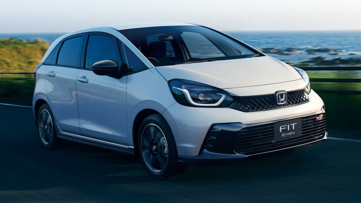 Honda Fit surge no Japão com visual esportivo e versão que roda quase ...