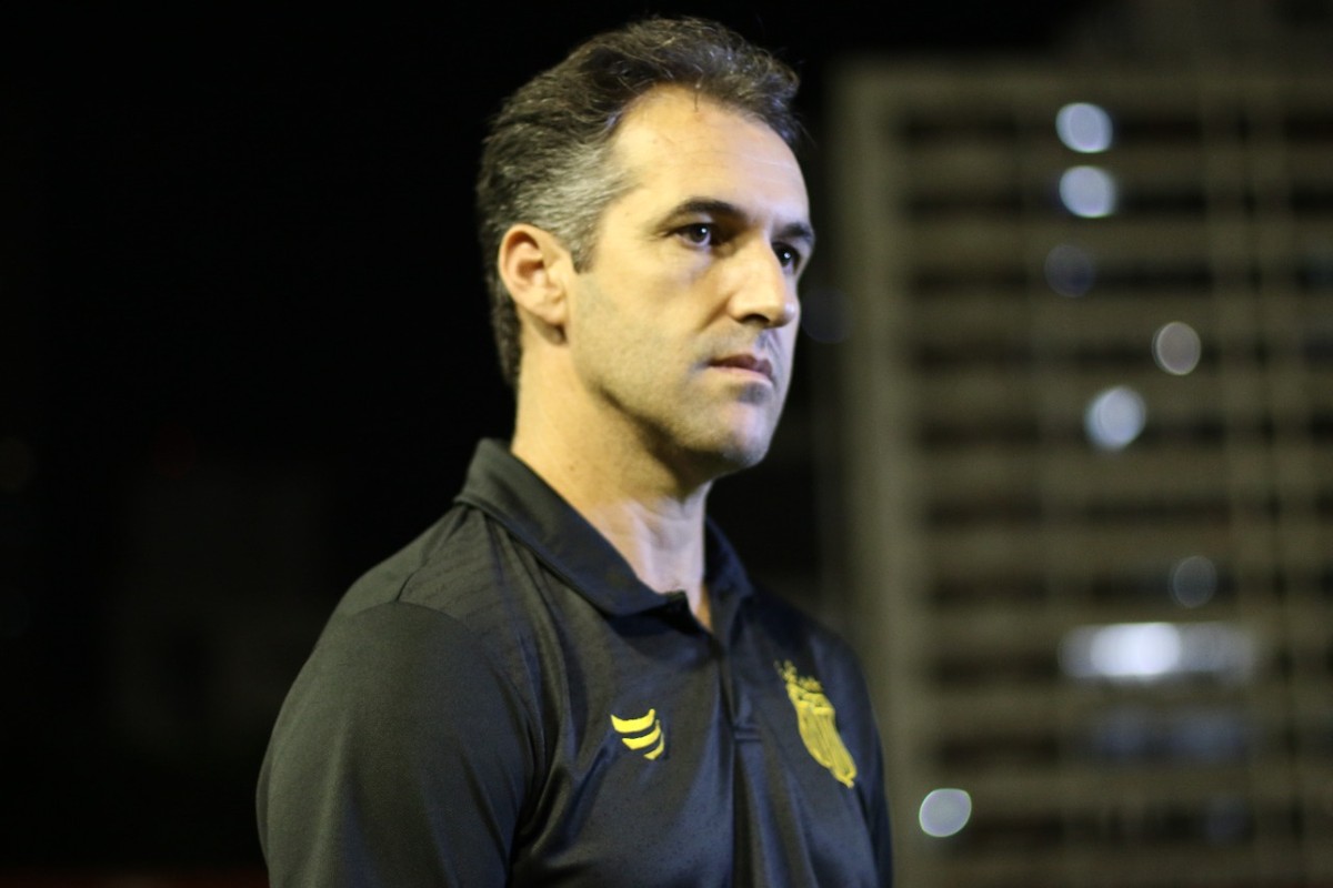 Vitória acerta com técnico Léo Condé, que desembarca em Salvador nesta ...