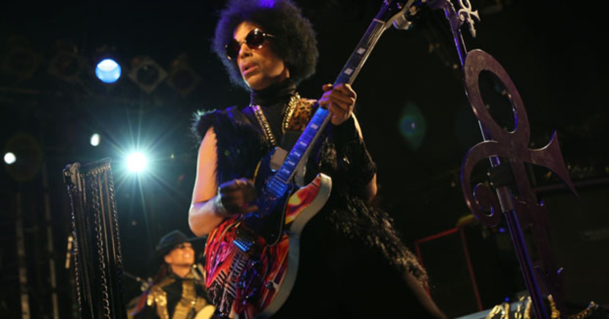 G1 - Prince lança dois álbuns simultâneos - notícias em Música