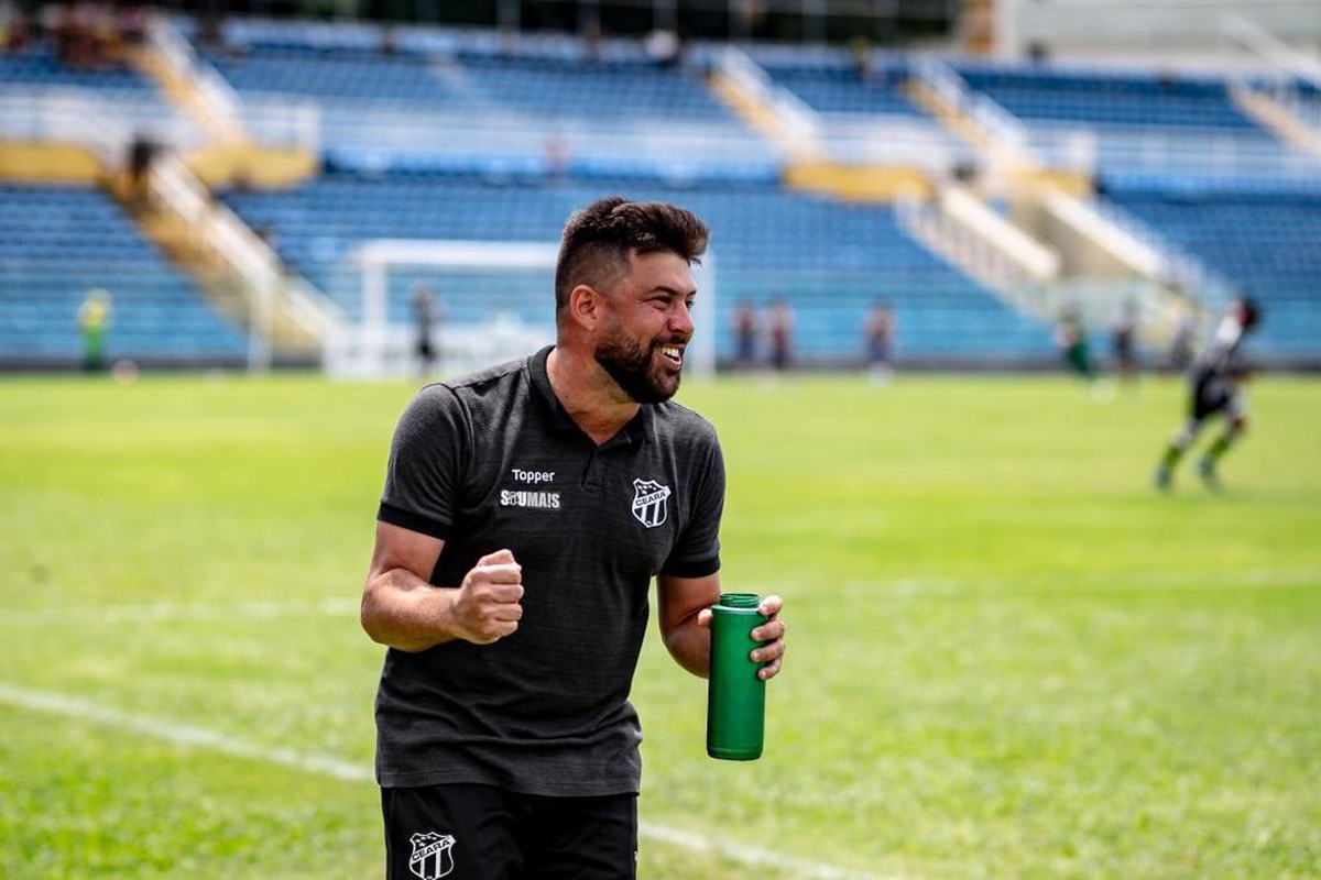 Daniel Rocha projeta futuro do Ceará na base: "Queremos fazer história ...
