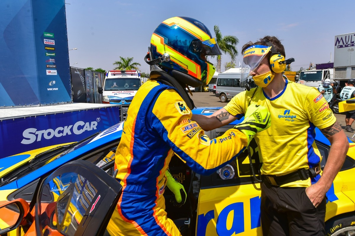 Thiago Camilo vai bem no treino oficial e largará na pole position em ...
