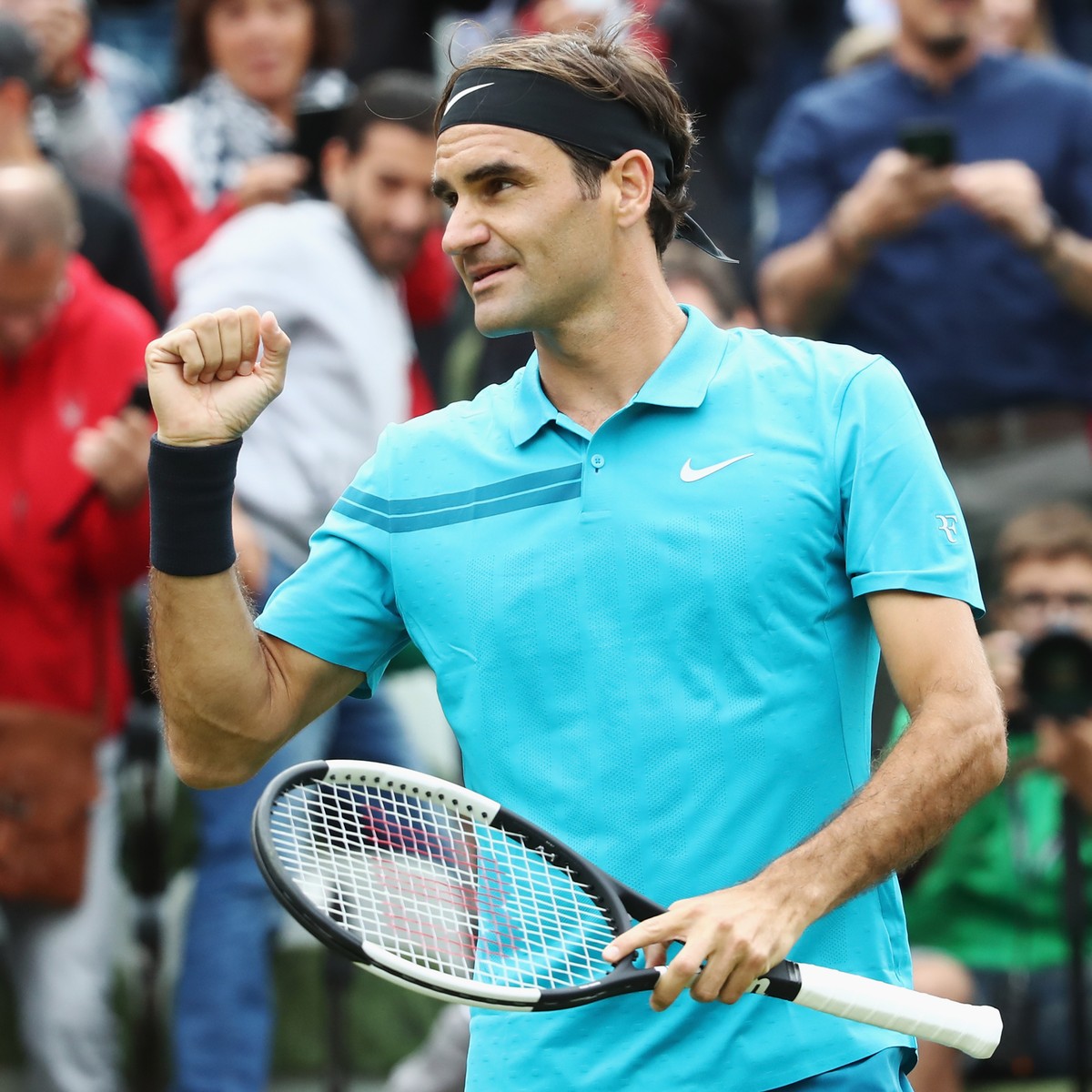 Federer vence argentino na Alemanha e está a uma vitória do topo do ...
