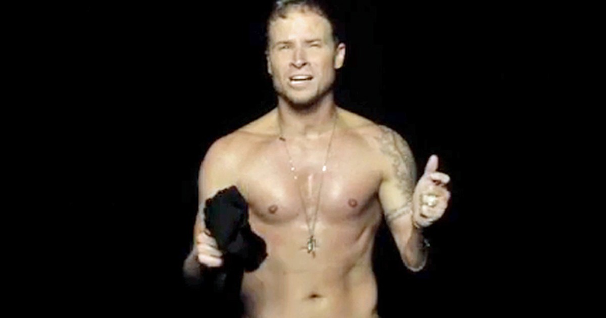 G1 - Brian e A.J., do Backstreet Boys, aparecem sem camisa em novo ...