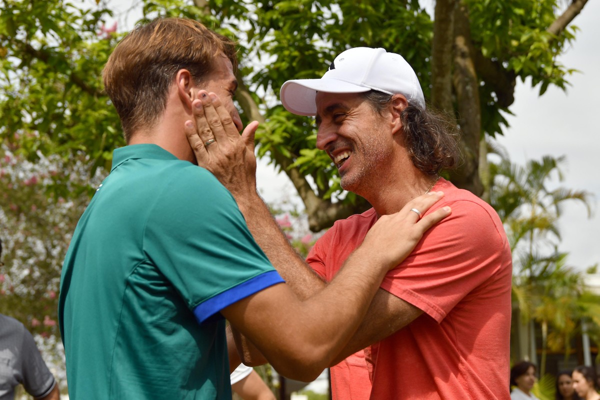 Com estilo diferente do tio, Felipe Meligeni estreia no Rio Open contra ...