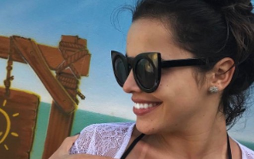 Ex-BBB Mayla, gêmea de Emilly, reforça bronzeado - Quem | QUEM News