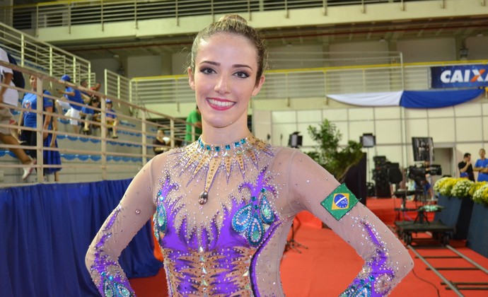 Ginastas Anna Bessonova e Natália Gaudio dão curso no interior de SP