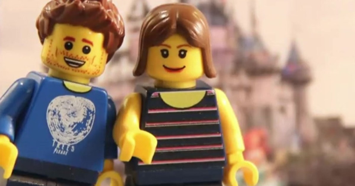 G1 - Britânico faz filminho com peças de Lego para pedir namorada em ...
