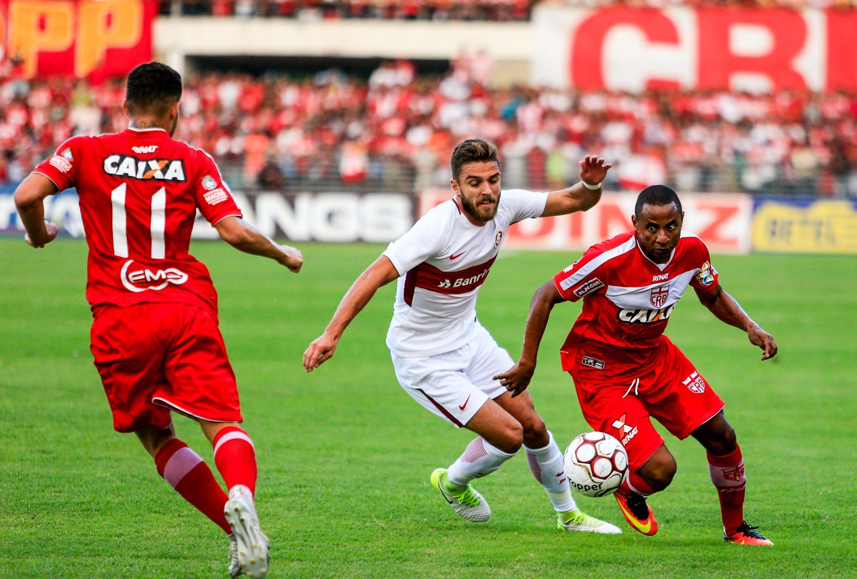 Com números expressivos, Diego retoma lugar no time do CRB | crb | ge