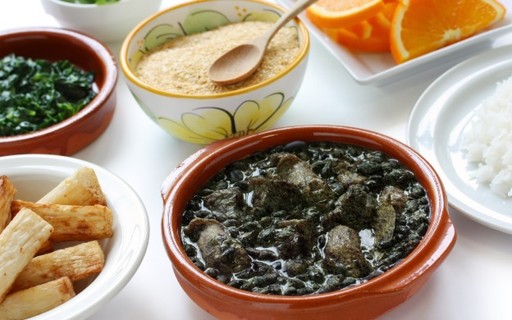 Aprenda a receita de Maniçoba, um prato típico brasileiro - Casa e ...