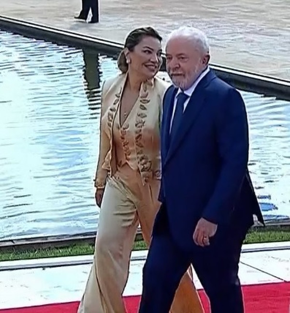 Web vibra com look de Janja: 'Elegante demais' | TV & Famosos | gshow