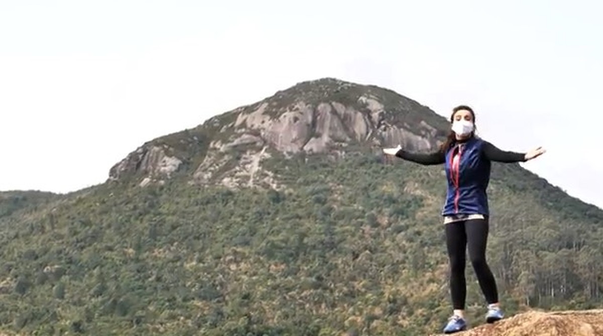 A importância da base de uma montanha e a natureza de locais turísticos ...