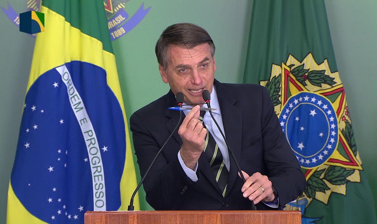 Bolsonaro assina decreto que facilita posse de armas | Política | G1