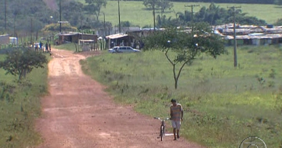 G1 - Locais ocupados por sem-terra põem em risco áreas de proteção ...