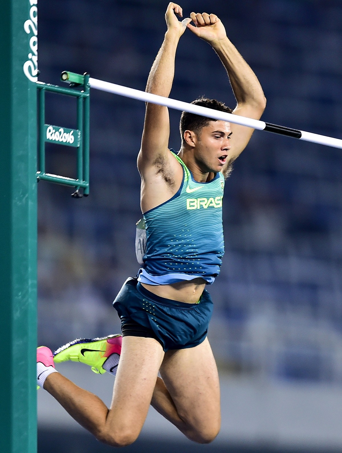 Thiago Braz compete no Brasil pela primeira vez depois do ouro olímpico ...