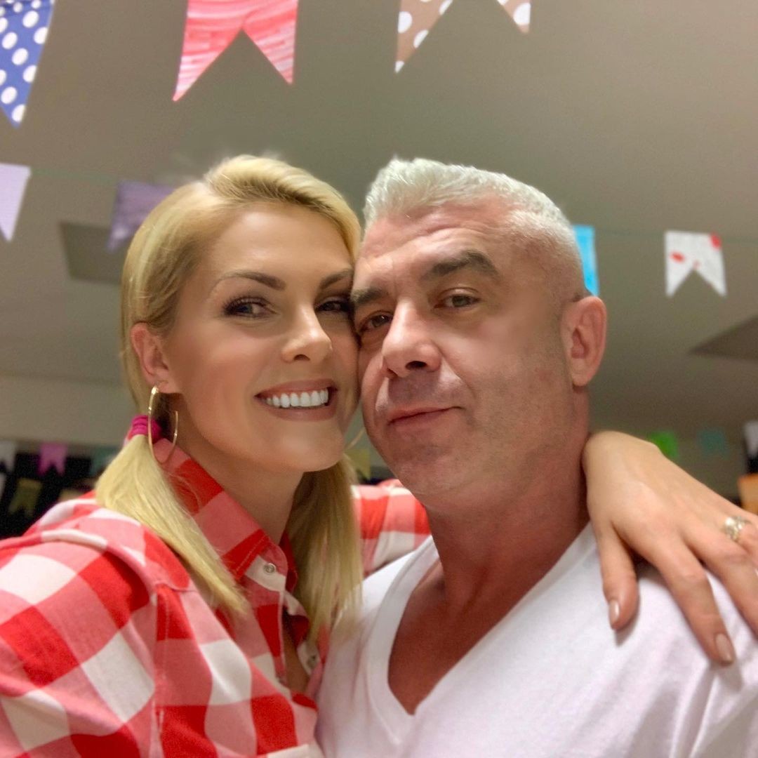 Ana Hickmann celebra alta médica de Alexandre Correa trata um câncer ... Ana Hickmann celebra alta médica de Alexandre Correa trata um câncer ...
