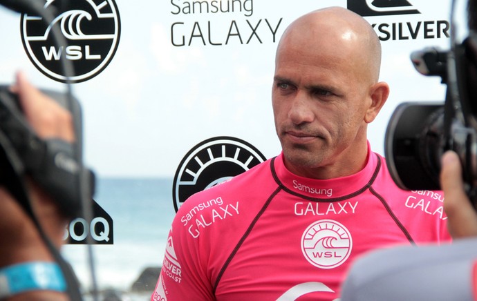 Com 11 taças, Slater diz: "Se alguém pode alcançar, esse alguém é Medina"