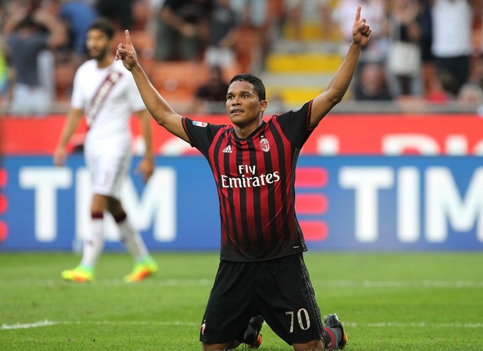 Bacca marca três gols, Donnarumma defende pênalti e Milan vence o Torino