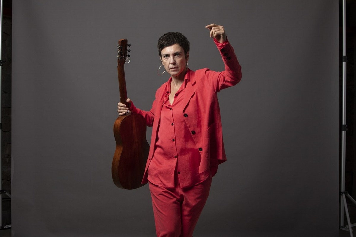 Adriana Calcanhoto faz show em janeiro no Teatro Castro Alves, em ...