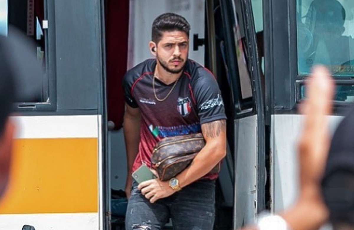 Pedro Vitor comemora gol da vitória do Operário e dedica a treinador: "Não é fácil" | operário ...