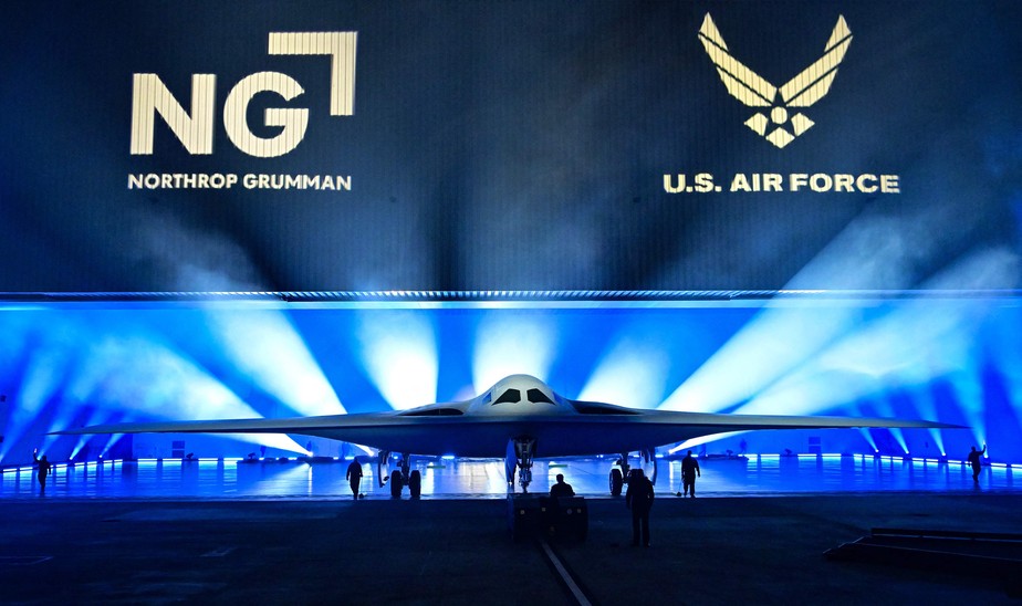 Força Aérea americana apresenta o B-21, seu novo bombardeiro furtivo de ...
