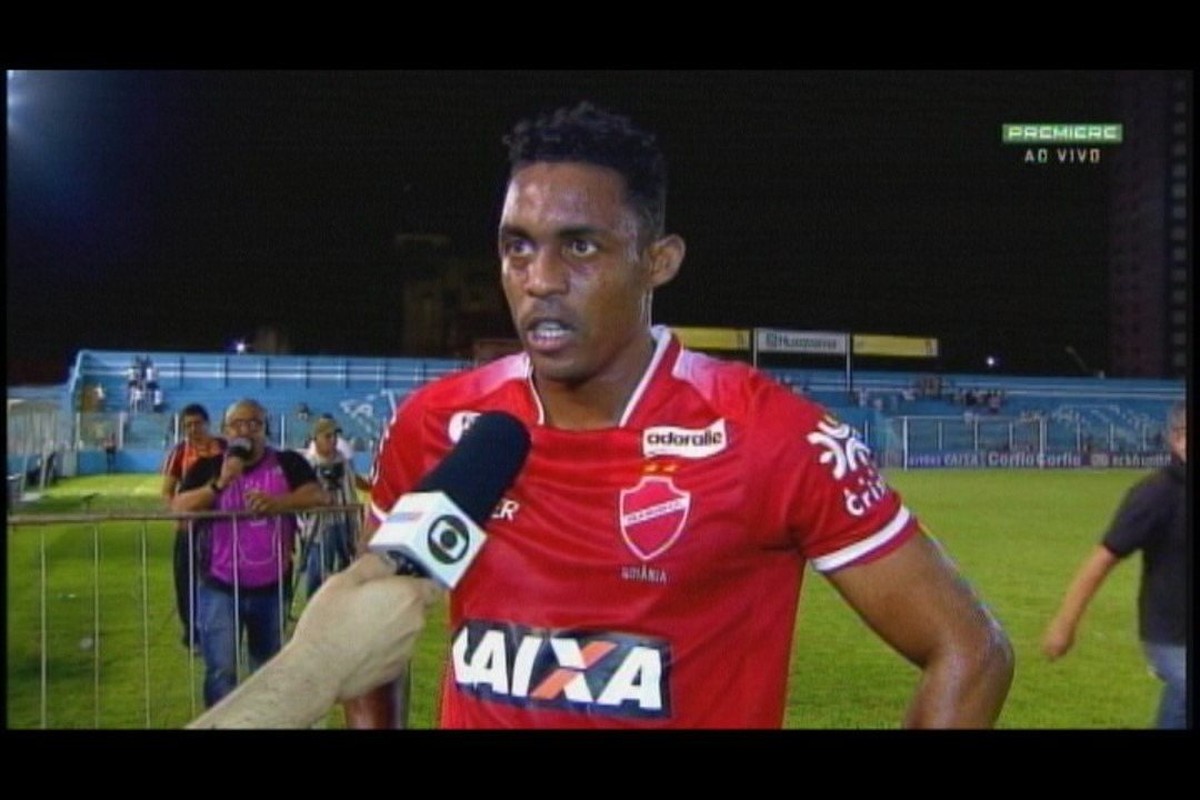 Alex Henrique evita falar da arbitragem e "engrandece" feito do Vila em ...